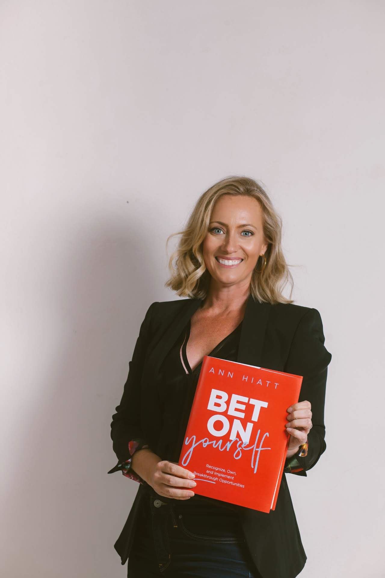 Firma del libro "Bet on yourself" por su autora, Ann Hiatt - Consejos ...