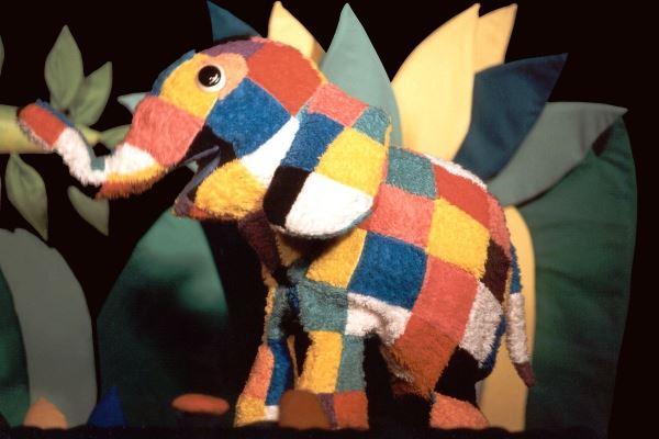 ELMER EL ELEFANTE. Títeres-muppets, infantil Sala Cuarta Pared (Madrid ...