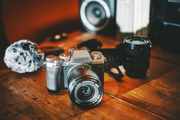 Fujifilm X-T5 : l’appareil photo hybride polyvalent par excellence
