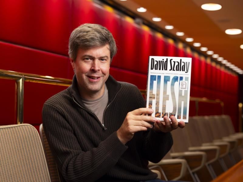 David Szalay wint Booker Prize 2025 met ‘Flesh’