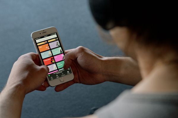 Qu'est-ce que l'audio spatial et comment l'activer