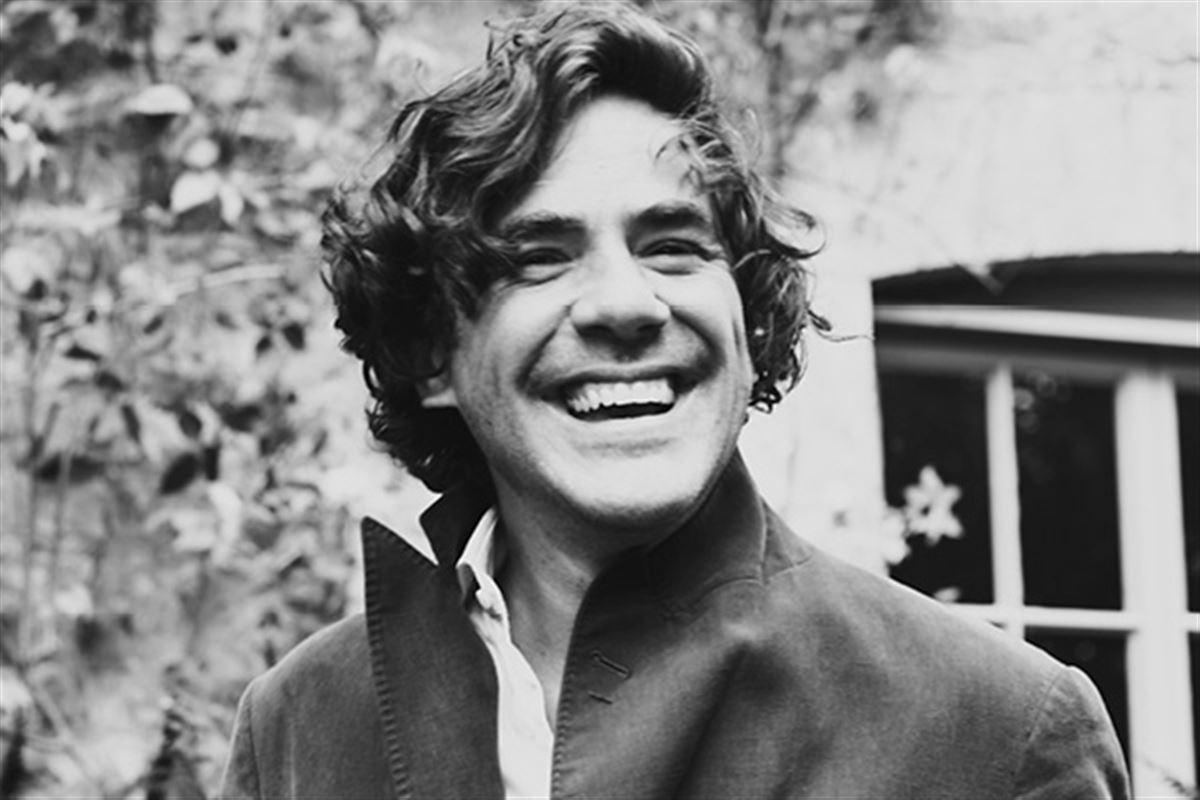 Jack Savoretti en showcase et dédicace à la Fnac Bordeaux, en présence ...