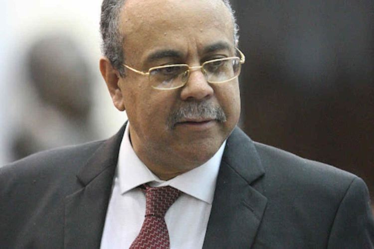 10 escritores angolanos que devias mesmo conhecer - Recomendações ...